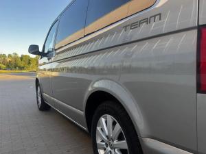 Pelēks Volkswagen Multivan 2011 Rēzekne, ar dzinēja tilpumu 2.00 L un nobraukumu 258 tūkst. km par 16900 €, foto 13 vietnē AUTOMOTO.COM.LV