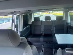 Pelēks Volkswagen Multivan 2011 Rēzekne, ar dzinēja tilpumu 2.00 L un nobraukumu 258 tūkst. km par 16900 €, foto 16 vietnē AUTOMOTO.COM.LV