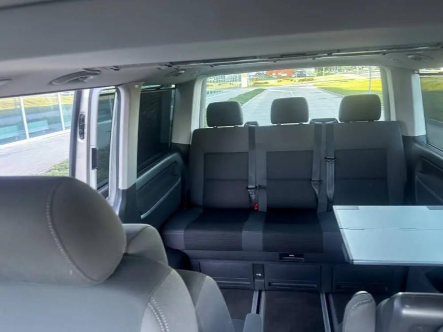 Pelēks Volkswagen Multivan 2011 Rēzekne, ar dzinēja tilpumu 2.00 L un nobraukumu 258 tūkst. km par 16900 €, foto 16 vietnē AUTOMOTO.COM.LV