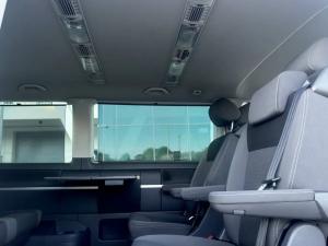 Pelēks Volkswagen Multivan 2011 Rēzekne, ar dzinēja tilpumu 2.00 L un nobraukumu 258 tūkst. km par 16900 €, foto 19 vietnē AUTOMOTO.COM.LV