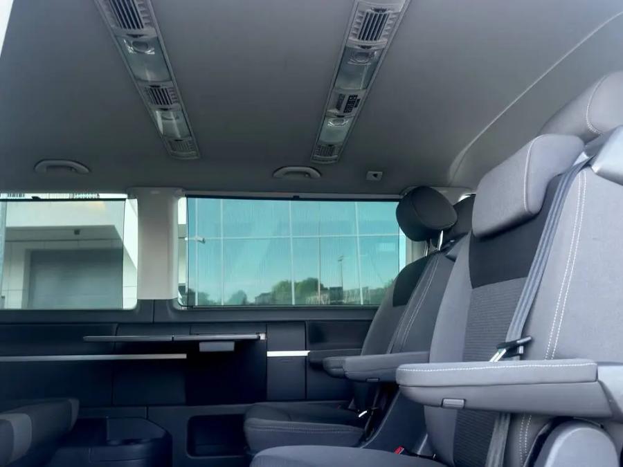 Pelēks Volkswagen Multivan 2011 Rēzekne, ar dzinēja tilpumu 2.00 L un nobraukumu 258 tūkst. km par 16900 €, foto 19 vietnē AUTOMOTO.COM.LV