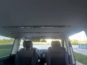 Pelēks Volkswagen Multivan 2011 Rēzekne, ar dzinēja tilpumu 2.00 L un nobraukumu 258 tūkst. km par 16900 €, foto 22 vietnē AUTOMOTO.COM.LV
