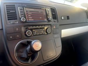 Pelēks Volkswagen Multivan 2011 Rēzekne, ar dzinēja tilpumu 2.00 L un nobraukumu 258 tūkst. km par 16900 €, foto 25 vietnē AUTOMOTO.COM.LV
