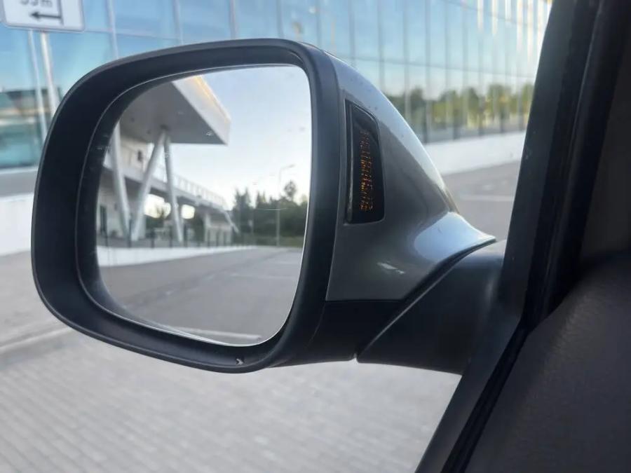 Pelēks Volkswagen Multivan 2011 Rēzekne, ar dzinēja tilpumu 2.00 L un nobraukumu 258 tūkst. km par 16900 €, foto 27 vietnē AUTOMOTO.COM.LV