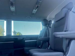 Pelēks Volkswagen Multivan 2011 Rēzekne, ar dzinēja tilpumu 2.00 L un nobraukumu 258 tūkst. km par 16900 €, foto 32 vietnē AUTOMOTO.COM.LV