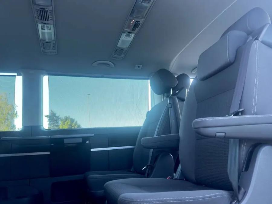 Pelēks Volkswagen Multivan 2011 Rēzekne, ar dzinēja tilpumu 2.00 L un nobraukumu 258 tūkst. km par 16900 €, foto 32 vietnē AUTOMOTO.COM.LV