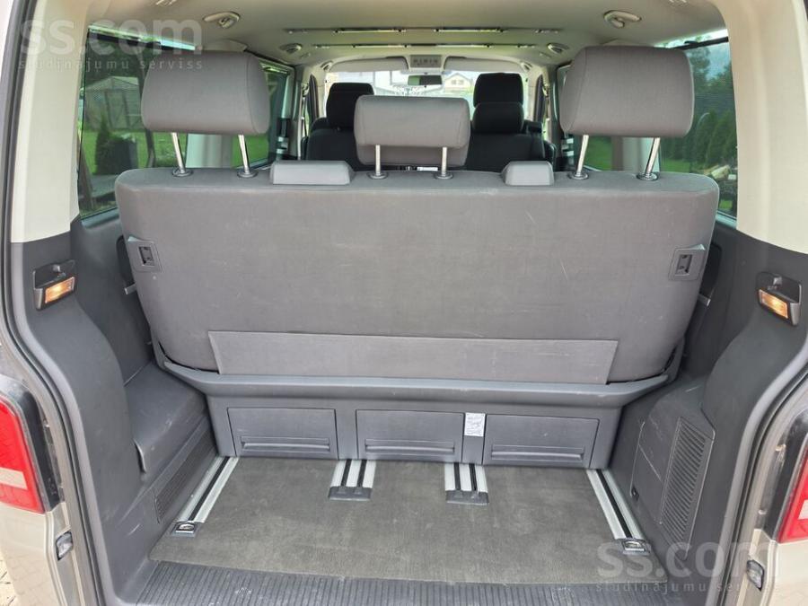 Pelēks Volkswagen Multivan 2011 Rīga, ar dzinēja tilpumu 2.00 L un nobraukumu 280 tūkst. km par 17500 €, foto 16 vietnē AUTOMOTO.COM.LV