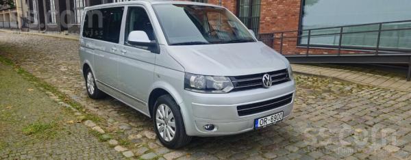 Grey Volkswagen Multivan 2011 in Riga, with an engine capacity of 2.00 L and mileage of 393 thousand km for 14300 €, photo 1 on AUTOMOTO.COM.LV