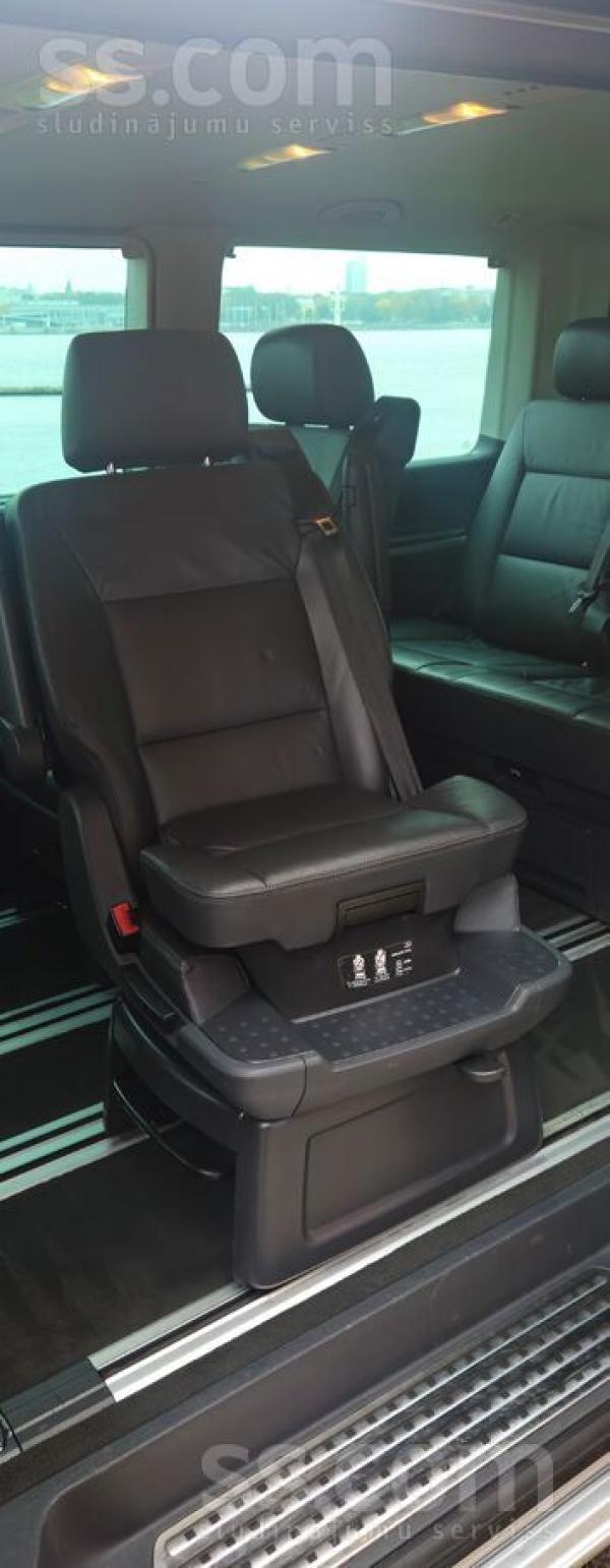 Grey Volkswagen Multivan 2011 in Riga, with an engine capacity of 2.00 L and mileage of 393 thousand km for 14300 €, photo 9 on AUTOMOTO.COM.LV