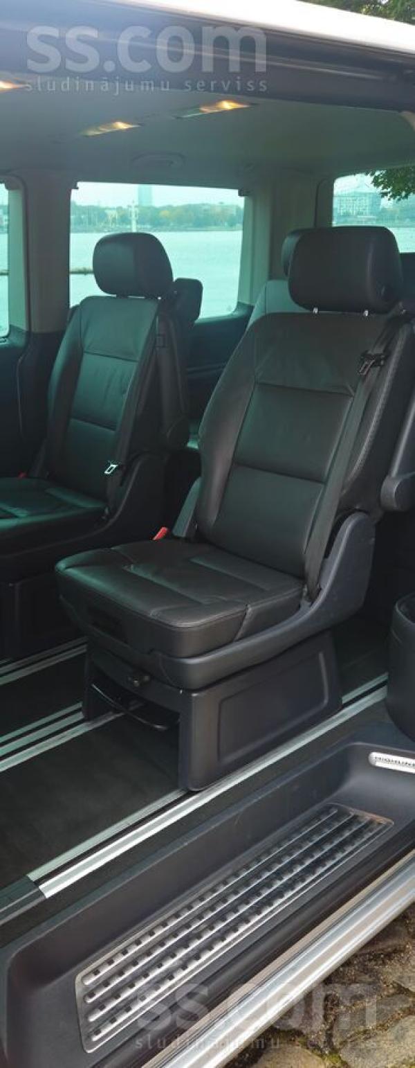 Grey Volkswagen Multivan 2011 in Riga, with an engine capacity of 2.00 L and mileage of 393 thousand km for 14300 €, photo 10 on AUTOMOTO.COM.LV