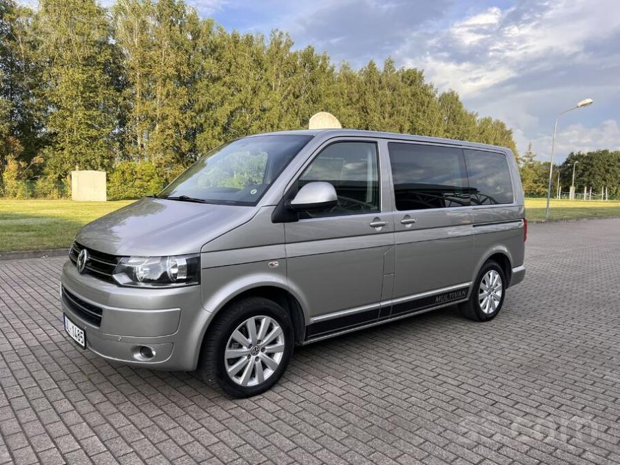 Pelēks Volkswagen Multivan 2013 Rīga, ar dzinēja tilpumu 2.00 L un nobraukumu 263 tūkst. km par 13990 €, foto 1 vietnē AUTOMOTO.COM.LV