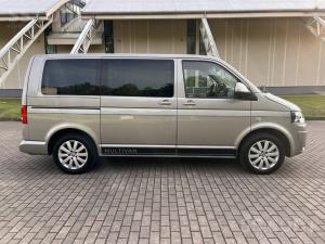 Pelēks Volkswagen Multivan 2013 Rīga, ar dzinēja tilpumu 2.00 L un nobraukumu 263 tūkst. km par 13990 €, foto 12 vietnē AUTOMOTO.COM.LV