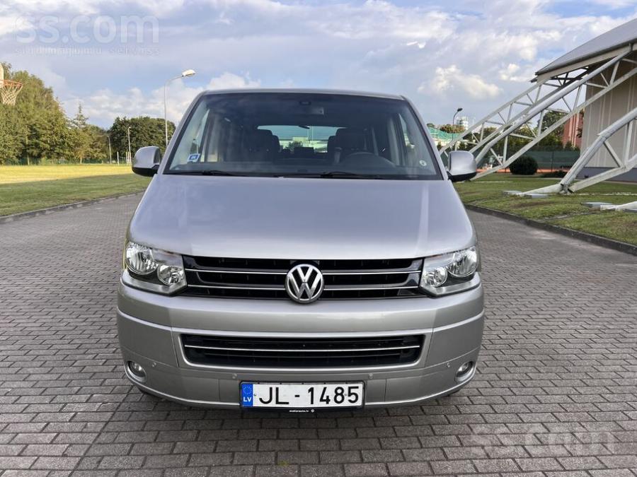 Pelēks Volkswagen Multivan 2013 Rīga, ar dzinēja tilpumu 2.00 L un nobraukumu 263 tūkst. km par 13990 €, foto 14 vietnē AUTOMOTO.COM.LV