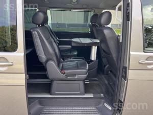 Pelēks Volkswagen Multivan 2013 Rīga, ar dzinēja tilpumu 2.00 L un nobraukumu 263 tūkst. km par 13990 €, foto 15 vietnē AUTOMOTO.COM.LV