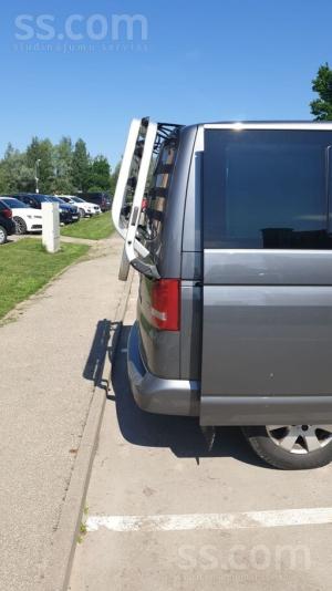 Grey Volkswagen Multivan 2014 in Riga, with an engine capacity of 2.00 L and mileage of 334 thousand km for 18000 €, photo 4 on AUTOMOTO.COM.LV