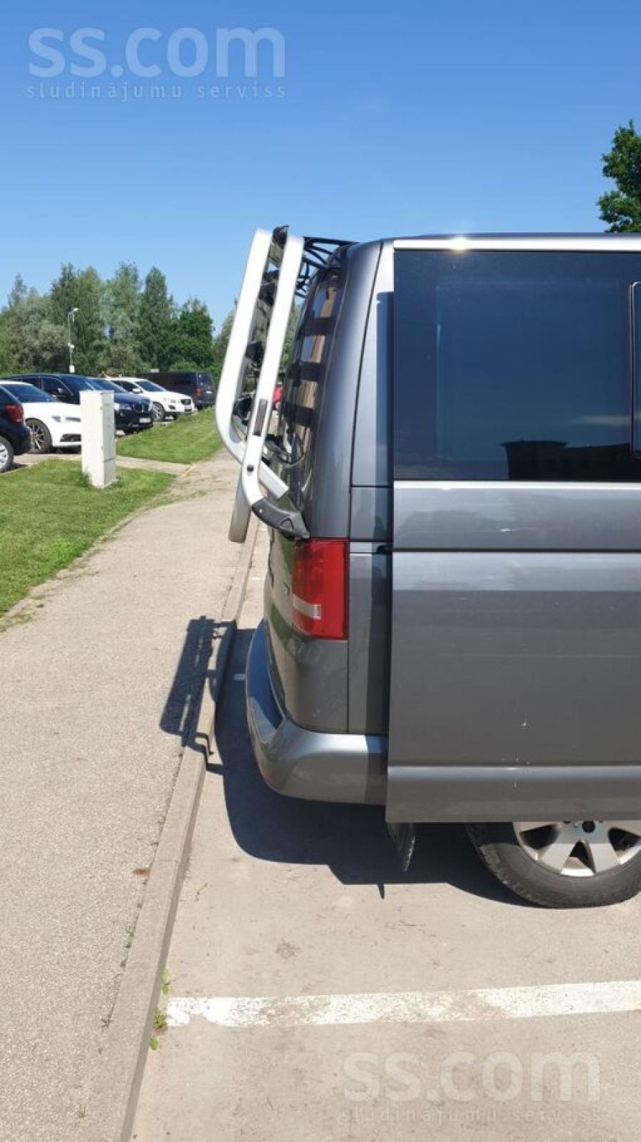 Grey Volkswagen Multivan 2014 in Riga, with an engine capacity of 2.00 L and mileage of 334 thousand km for 18000 €, photo 4 on AUTOMOTO.COM.LV