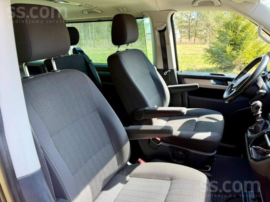 Pelēks Volkswagen Multivan 2016 Rīga, ar dzinēja tilpumu 2.00 L un nobraukumu 143 tūkst. km par 24000 €, foto 12 vietnē AUTOMOTO.COM.LV