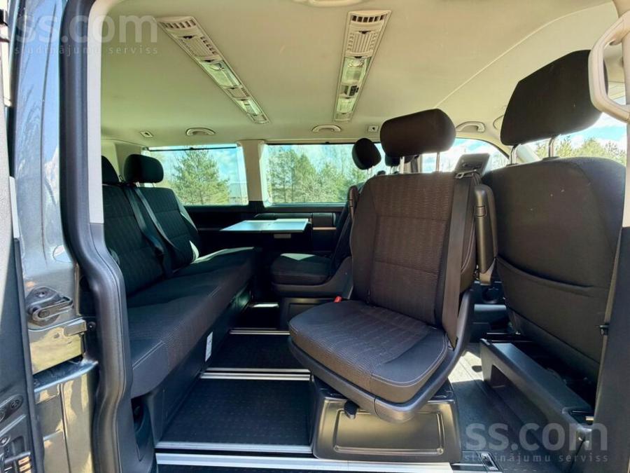 Pelēks Volkswagen Multivan 2016 Rīga, ar dzinēja tilpumu 2.00 L un nobraukumu 143 tūkst. km par 24000 €, foto 18 vietnē AUTOMOTO.COM.LV