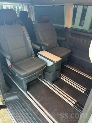 Grey Volkswagen Multivan 2016 in Riga, with an engine capacity of 2.00 L and mileage of 233 thousand km for 19900 €, photo 8 on AUTOMOTO.COM.LV