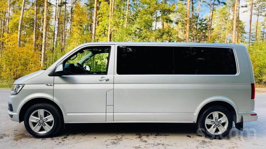 Grey Volkswagen Multivan 2016 in Riga, with an engine capacity of 2.00 L and mileage of 233 thousand km for 19900 €, photo 11 on AUTOMOTO.COM.LV