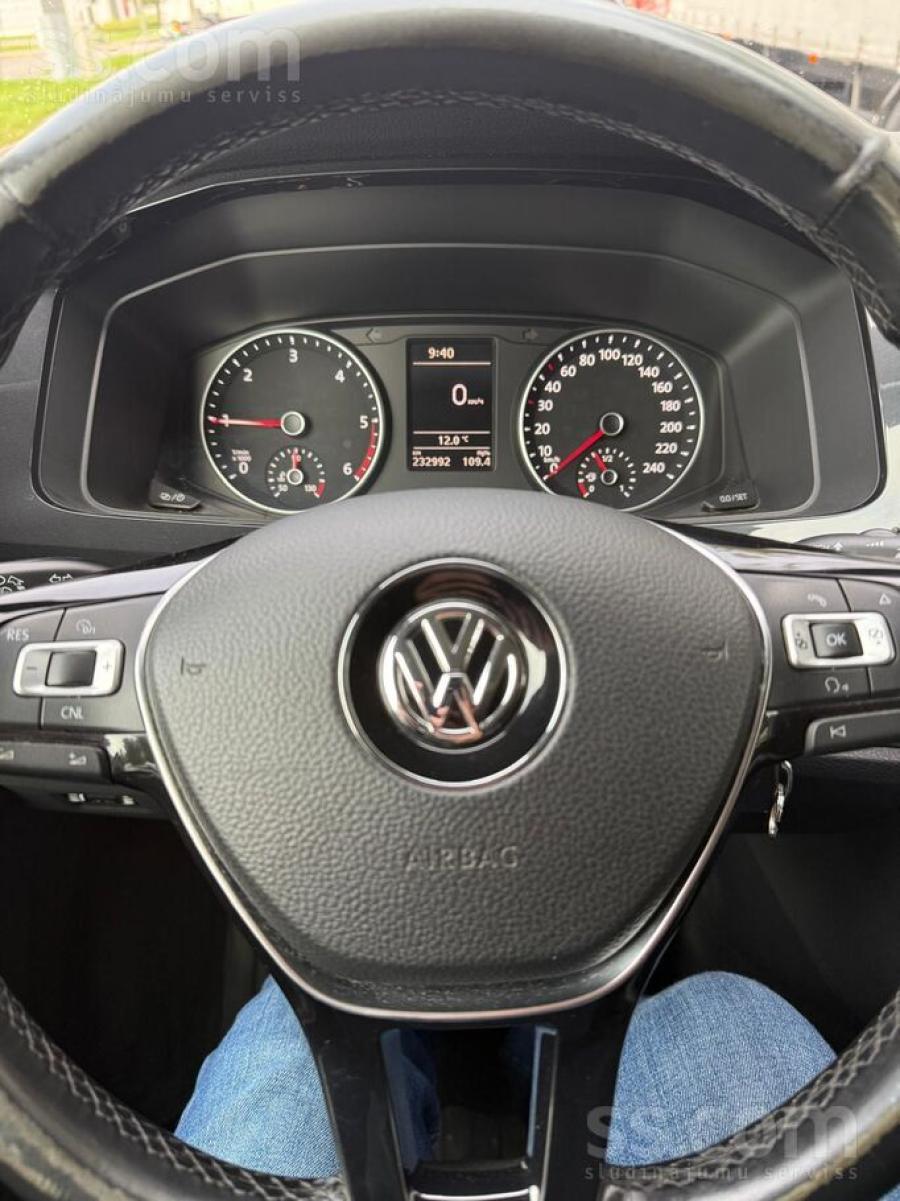 Grey Volkswagen Multivan 2016 in Riga, with an engine capacity of 2.00 L and mileage of 233 thousand km for 19900 €, photo 13 on AUTOMOTO.COM.LV