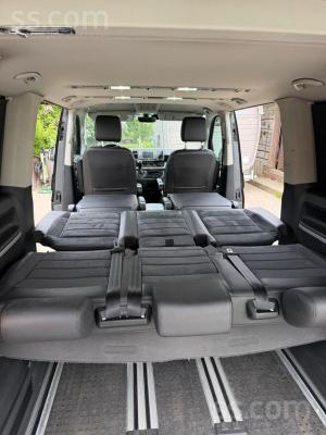 Pelēks Volkswagen Multivan 2017 Rīga, ar dzinēja tilpumu 2.00 L un nobraukumu 268 tūkst. km par 26300 €, foto 11 vietnē AUTOMOTO.COM.LV