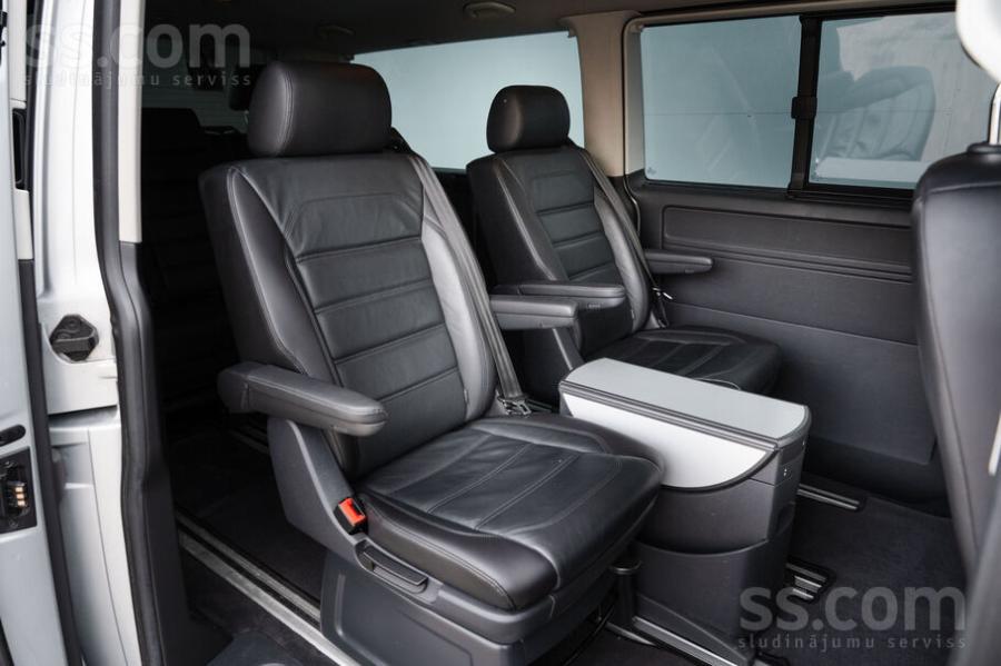 Grey Volkswagen Multivan 2019 in Riga, with an engine capacity of 2.00 L and mileage of 143 thousand km for 5500 €, photo 7 on AUTOMOTO.COM.LV