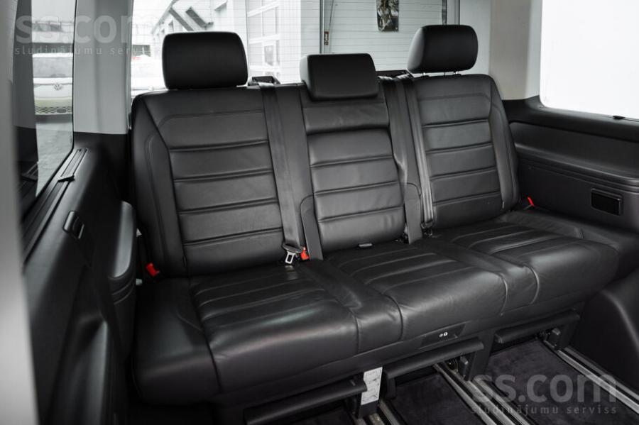 Grey Volkswagen Multivan 2019 in Riga, with an engine capacity of 2.00 L and mileage of 143 thousand km for 5500 €, photo 8 on AUTOMOTO.COM.LV