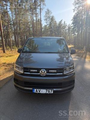 Grey Volkswagen Multivan 2019 in Riga, with an engine capacity of 2.00 L and mileage of 128 thousand km for 30000 €, photo 8 on AUTOMOTO.COM.LV