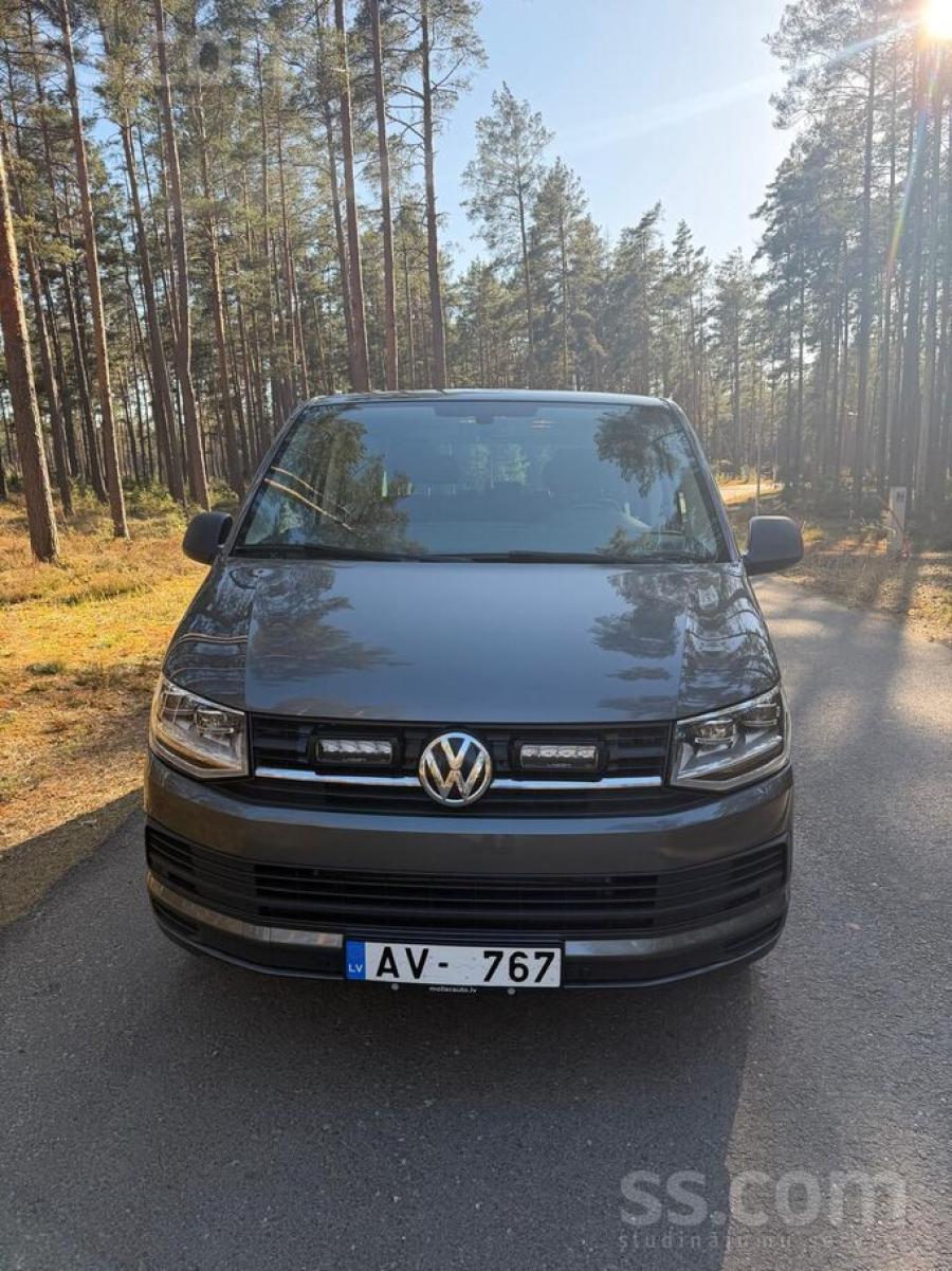 Grey Volkswagen Multivan 2019 in Riga, with an engine capacity of 2.00 L and mileage of 128 thousand km for 30000 €, photo 8 on AUTOMOTO.COM.LV