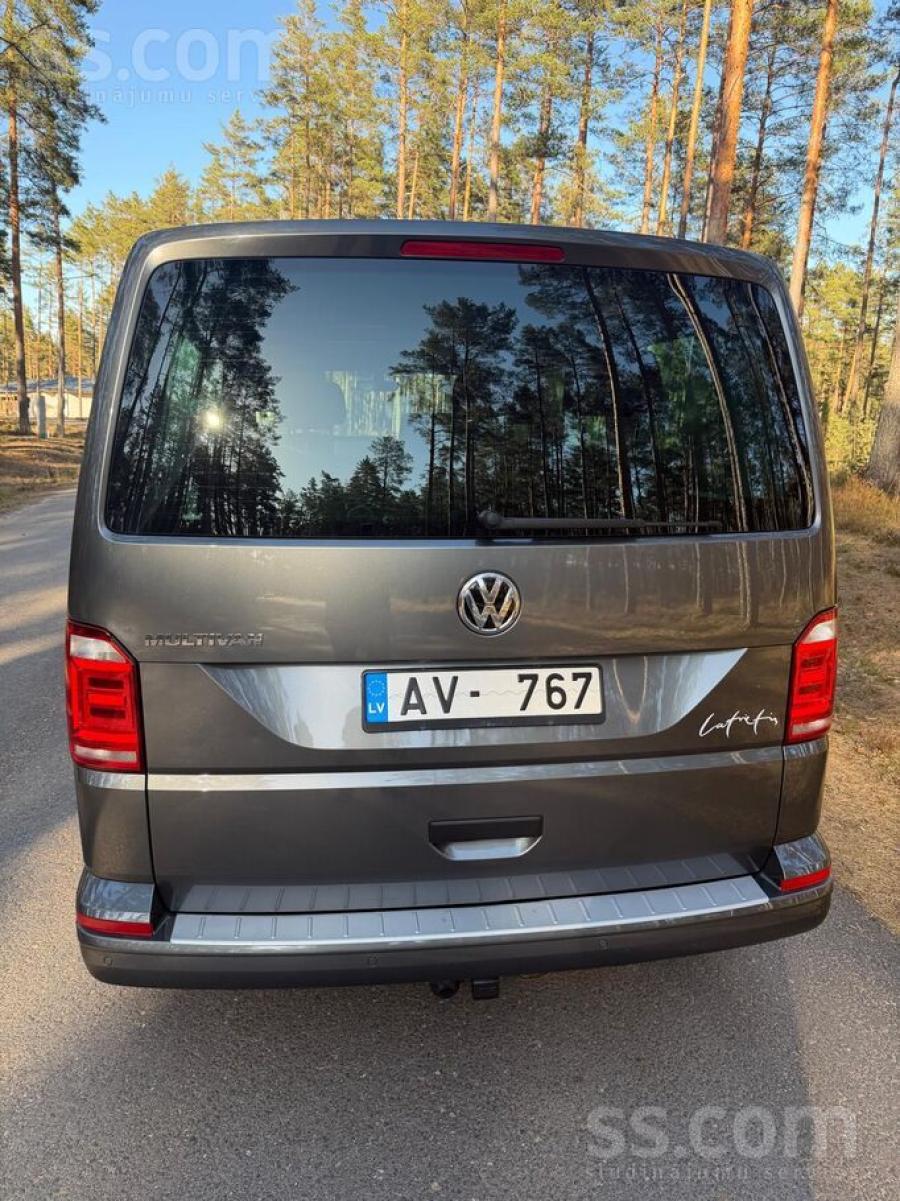 Grey Volkswagen Multivan 2019 in Riga, with an engine capacity of 2.00 L and mileage of 128 thousand km for 30000 €, photo 15 on AUTOMOTO.COM.LV