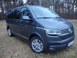 Grey Volkswagen Multivan 2020 in Riga, with an engine capacity of 2.00 L and mileage of 132 thousand km for 34900 €, photo 2 on AUTOMOTO.COM.LV