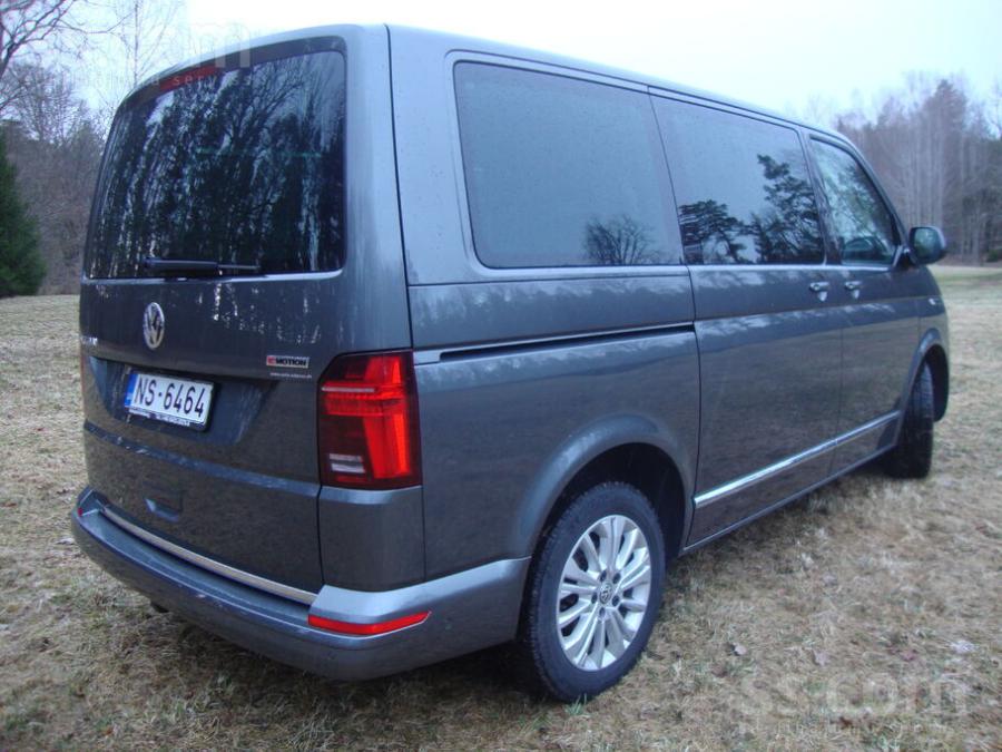 Grey Volkswagen Multivan 2020 in Riga, with an engine capacity of 2.00 L and mileage of 132 thousand km for 34900 €, photo 3 on AUTOMOTO.COM.LV