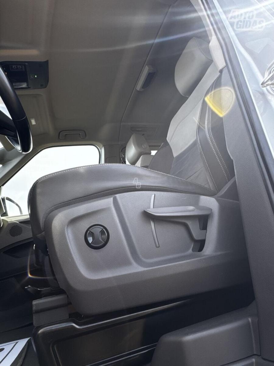 Pelēks Volkswagen Multivan 2022 Klaipėda, ar dzinēja tilpumu 2.00 L un nobraukumu 138 tūkst. km par 35999 €, foto 22 vietnē AUTOMOTO.COM.LV