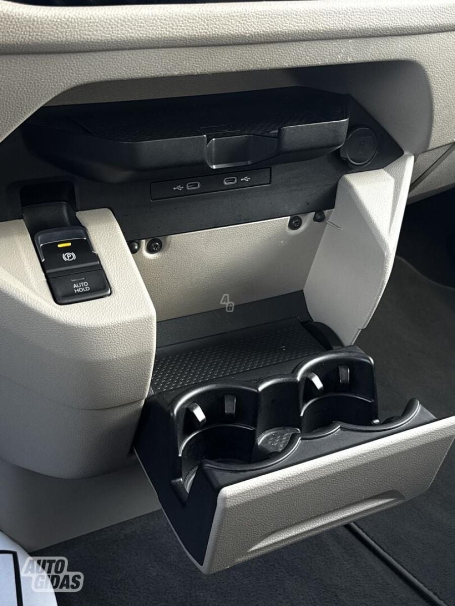 Pelēks Volkswagen Multivan 2022 Klaipėda, ar dzinēja tilpumu 2.00 L un nobraukumu 138 tūkst. km par 35999 €, foto 28 vietnē AUTOMOTO.COM.LV