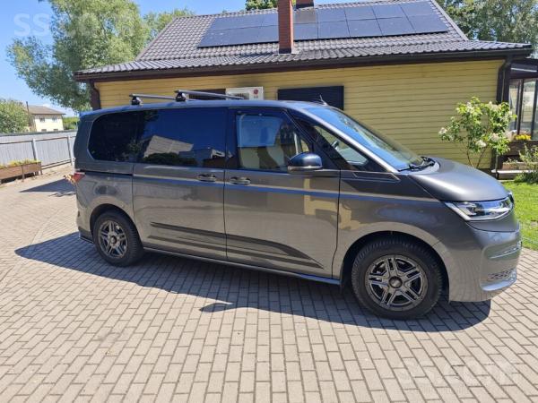 Pelēks Volkswagen Multivan 2023 Liepāja, ar dzinēja tilpumu 2.00 L un nobraukumu 94 tūkst. km par 53900 €, foto  vietnē AUTOMOTO.COM.LV