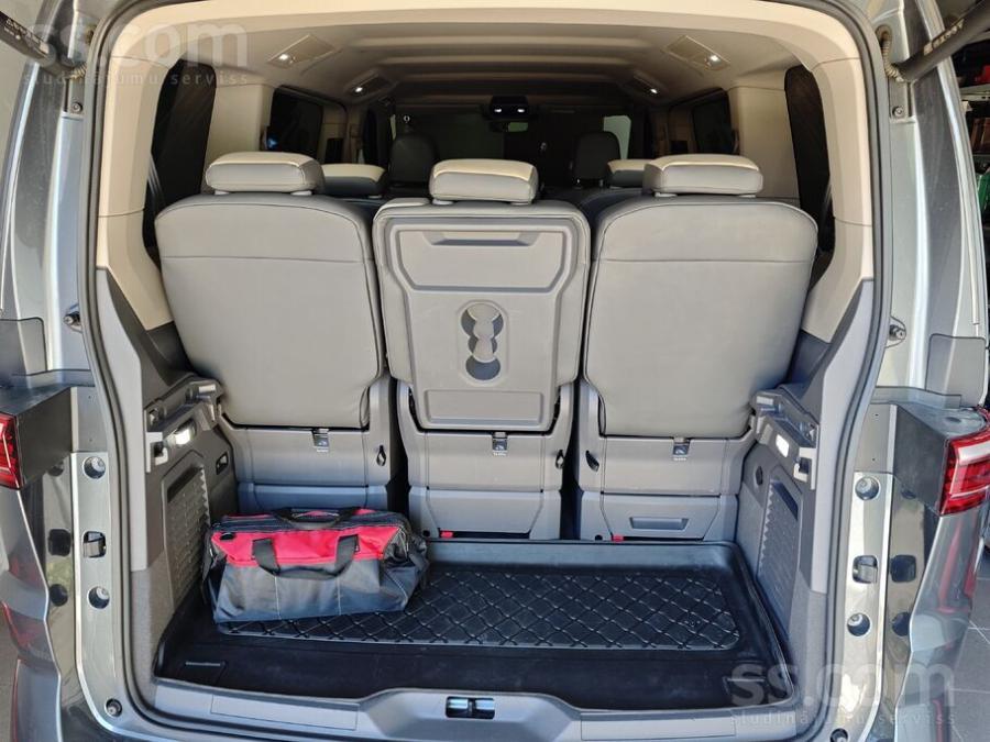 Pelēks Volkswagen Multivan 2023 Liepāja, ar dzinēja tilpumu 2.00 L un nobraukumu 94 tūkst. km par 53900 €, foto 7 vietnē AUTOMOTO.COM.LV