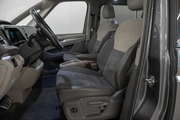 Pelēks Volkswagen Multivan 2023 Viļņa, ar dzinēja tilpumu 1.40 L un nobraukumu 116 tūkst. km par 41000 €, foto 8 vietnē AUTOMOTO.COM.LV