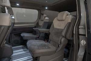 Серый Фольксваген Мультиван 2023 в Вильнюс, объемом двигателя 1.40 л и пробегом 116 тыс. км за 41000 €, фото 21 на AUTOMOTO.COM.LV