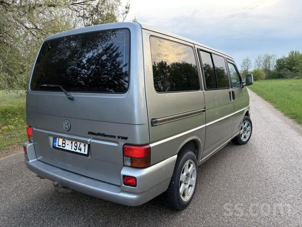 Pelēks Volkswagen Multivan 1998 Daugavpils, ar dzinēja tilpumu 2.50 L un nobraukumu 385 tūkst. km par 4300 €, foto 2 vietnē AUTOMOTO.COM.LV