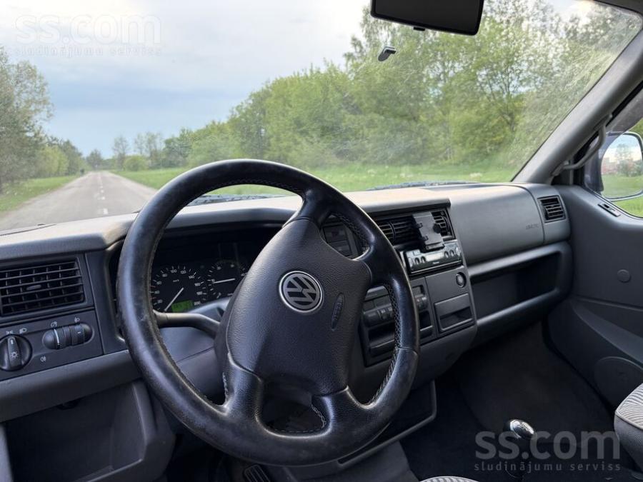 Pelēks Volkswagen Multivan 1998 Daugavpils, ar dzinēja tilpumu 2.50 L un nobraukumu 385 tūkst. km par 4300 €, foto 8 vietnē AUTOMOTO.COM.LV