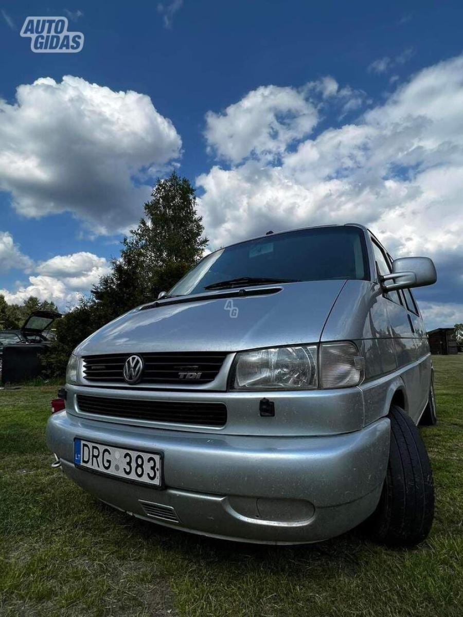 Grey Volkswagen Multivan 2001 in Vilnius, with an engine capacity of 2.50 L and mileage of 530 thousand km for 6600 €, photo 3 on AUTOMOTO.COM.LV