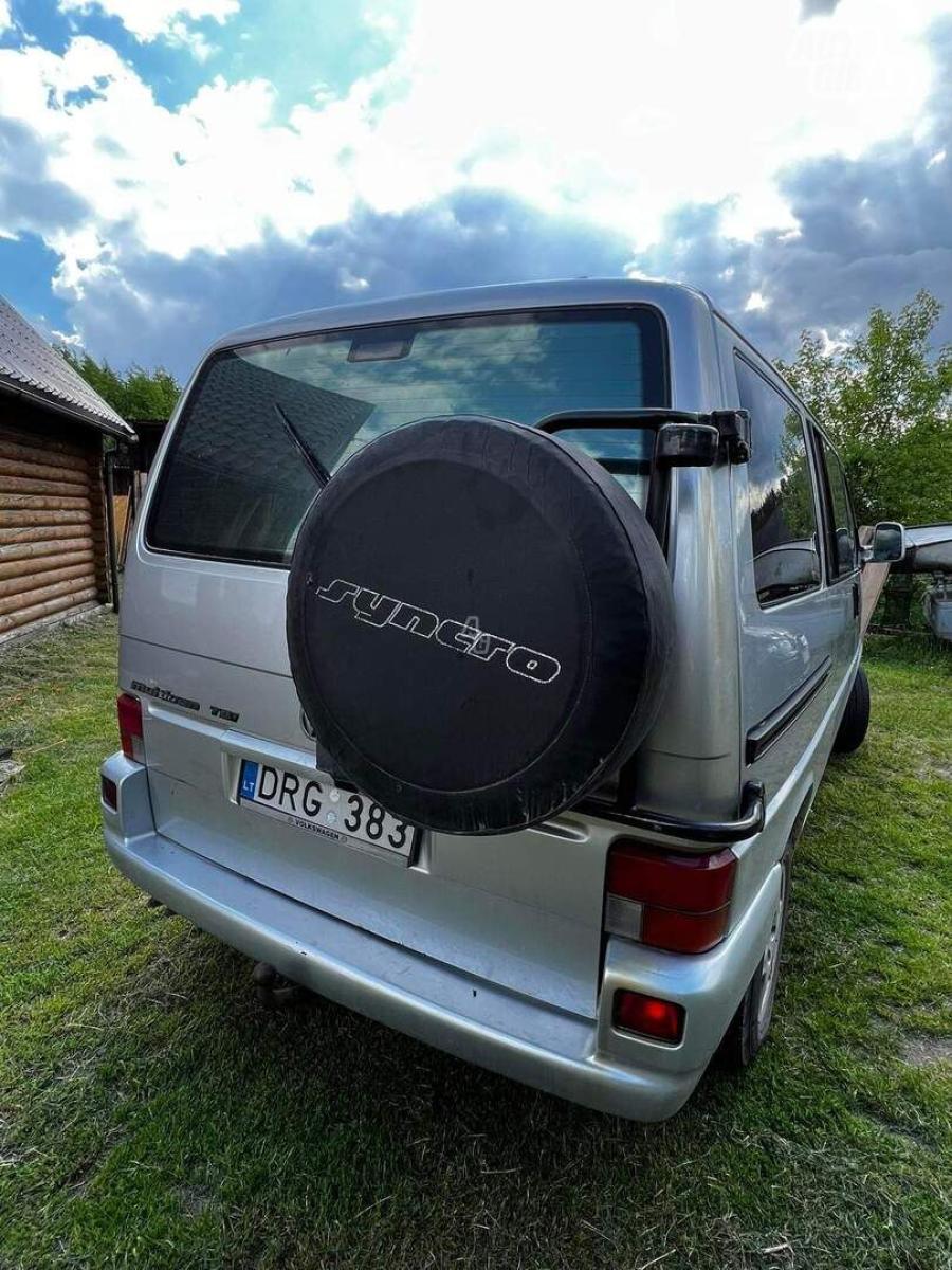 Grey Volkswagen Multivan 2001 in Vilnius, with an engine capacity of 2.50 L and mileage of 530 thousand km for 6600 €, photo 5 on AUTOMOTO.COM.LV