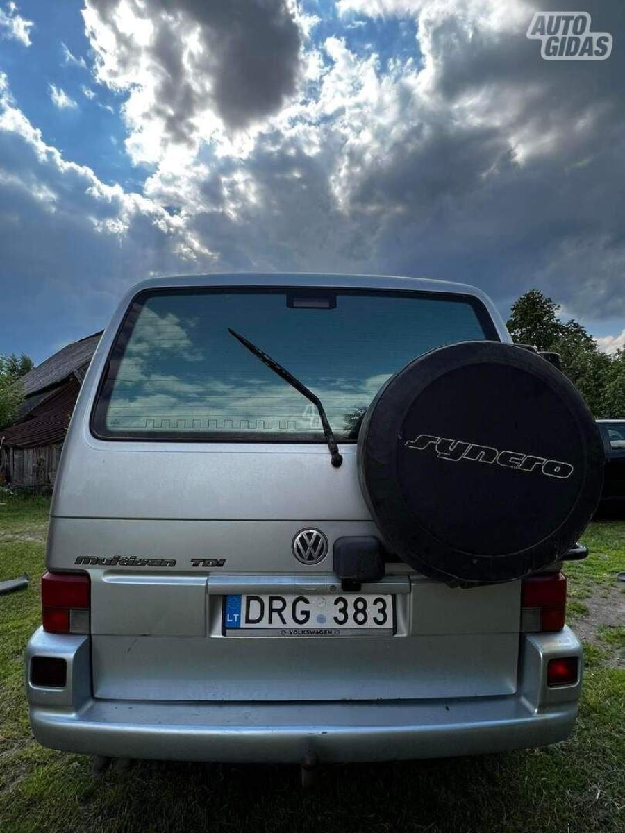 Grey Volkswagen Multivan 2001 in Vilnius, with an engine capacity of 2.50 L and mileage of 530 thousand km for 6600 €, photo 7 on AUTOMOTO.COM.LV