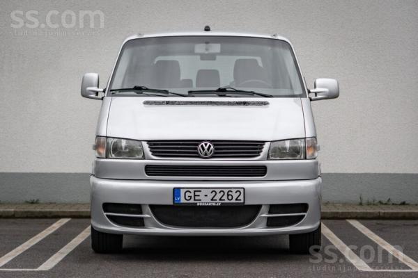 Pelēks Volkswagen Multivan 2002 Rīga, ar dzinēja tilpumu 2.50 L un nobraukumu 293 tūkst. km par 7000 €, foto 2 vietnē AUTOMOTO.COM.LV