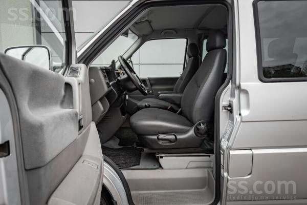 Pelēks Volkswagen Multivan 2002 Rīga, ar dzinēja tilpumu 2.50 L un nobraukumu 293 tūkst. km par 7000 €, foto 10 vietnē AUTOMOTO.COM.LV