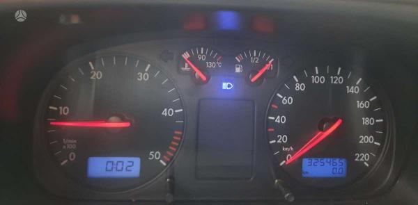 Pelēks Volkswagen Multivan 2002 Kėdainiai, ar dzinēja tilpumu 2.46 L un nobraukumu 325 tūkst. km par 9900 €, foto 7 vietnē AUTOMOTO.COM.LV