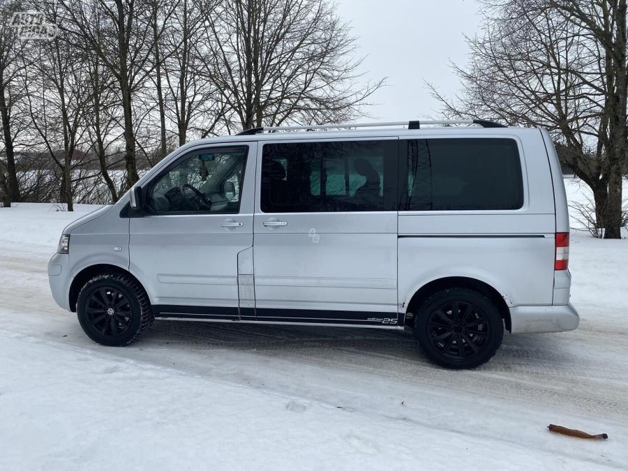 Pelēks Volkswagen Multivan 2003 Tauragė, ar dzinēja tilpumu 2.50 L un nobraukumu 180 tūkst. km par 6200 €, foto 2 vietnē AUTOMOTO.COM.LV
