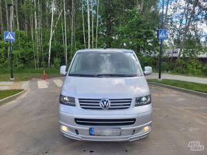 Grey Volkswagen Multivan 2003 in Vilnius, with an engine capacity of 2.50 L and mileage of 428 thousand km for 4150 €, photo 3 on AUTOMOTO.COM.LV