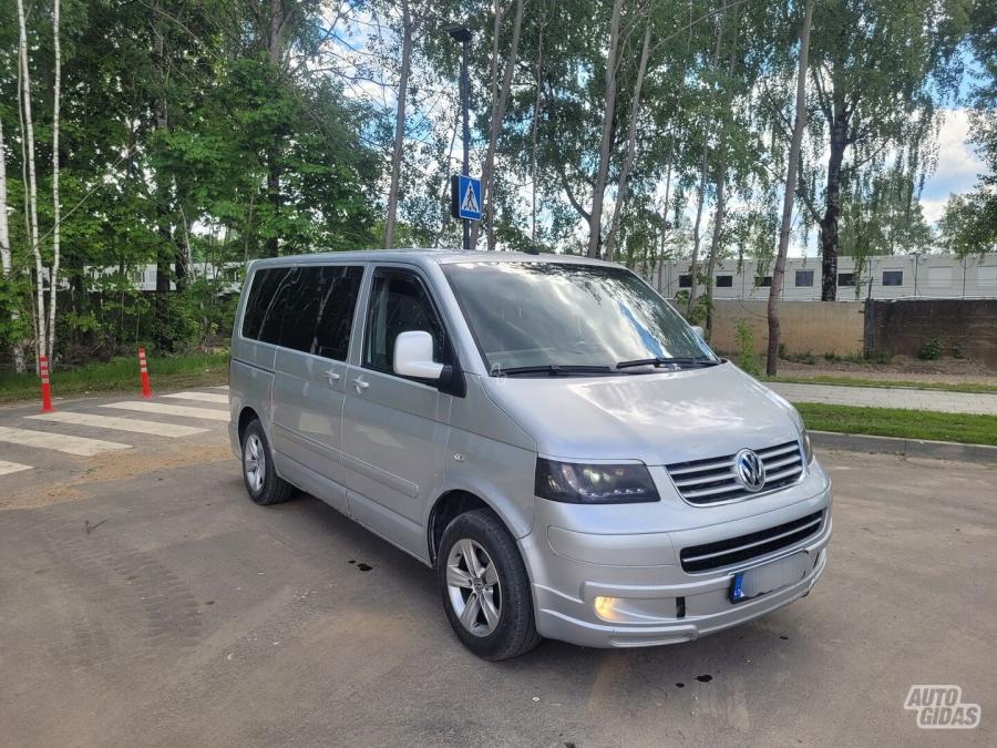 Grey Volkswagen Multivan 2003 in Vilnius, with an engine capacity of 2.50 L and mileage of 428 thousand km for 4150 €, photo 4 on AUTOMOTO.COM.LV